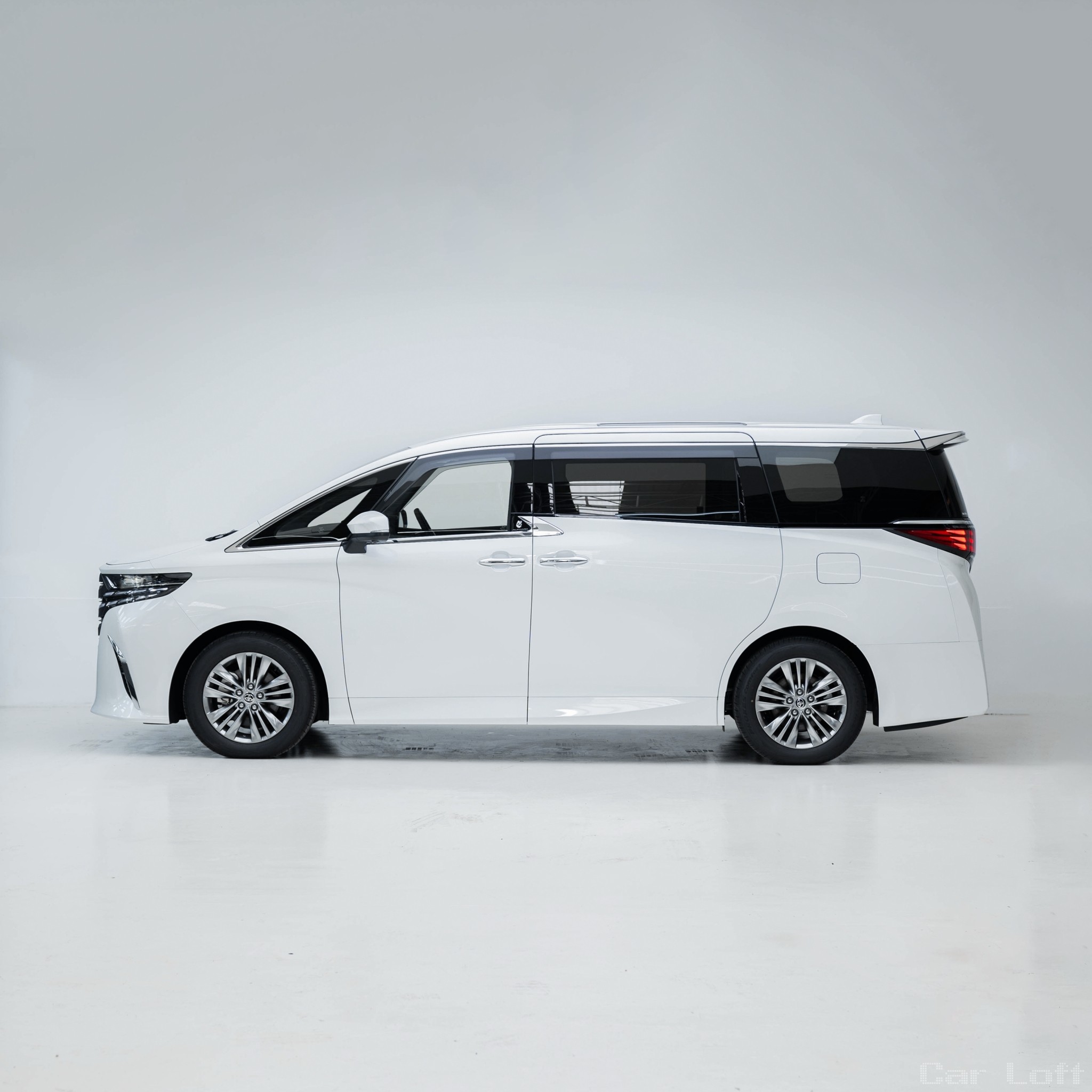 TOYOTA ALPHARD 2.5 Z - Car Loft Auto Import โชว์รูม Alphard Vellfire และซุปเปอร์คาร์